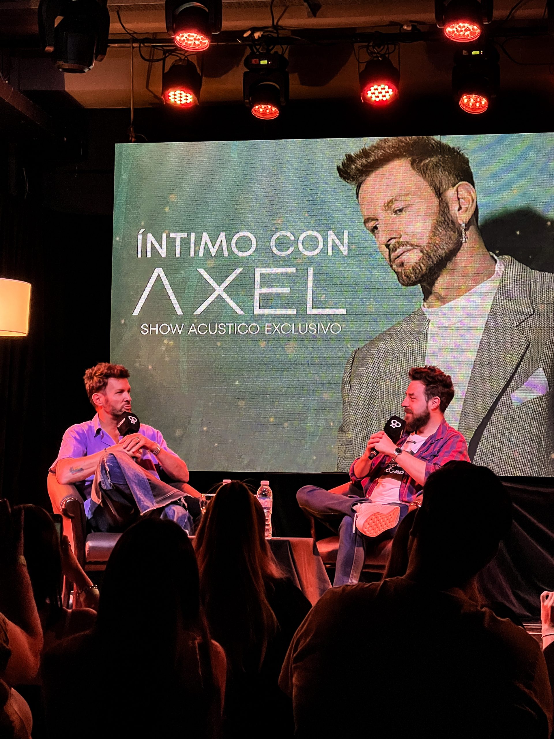 Axel encanta en un show intimo acústico en Quality Teatro - Quality 90.5